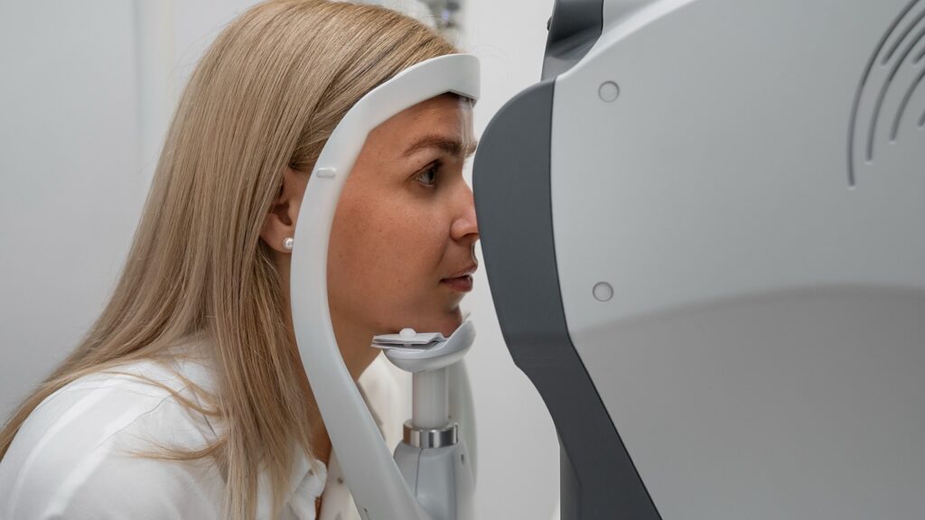 CT Scan of the Eye: A Complete Patient Guide - Liv Hospital