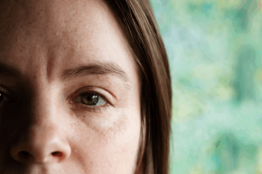 Heavy feeling in one eye: 5 Surprising Causes - Liv Hospital