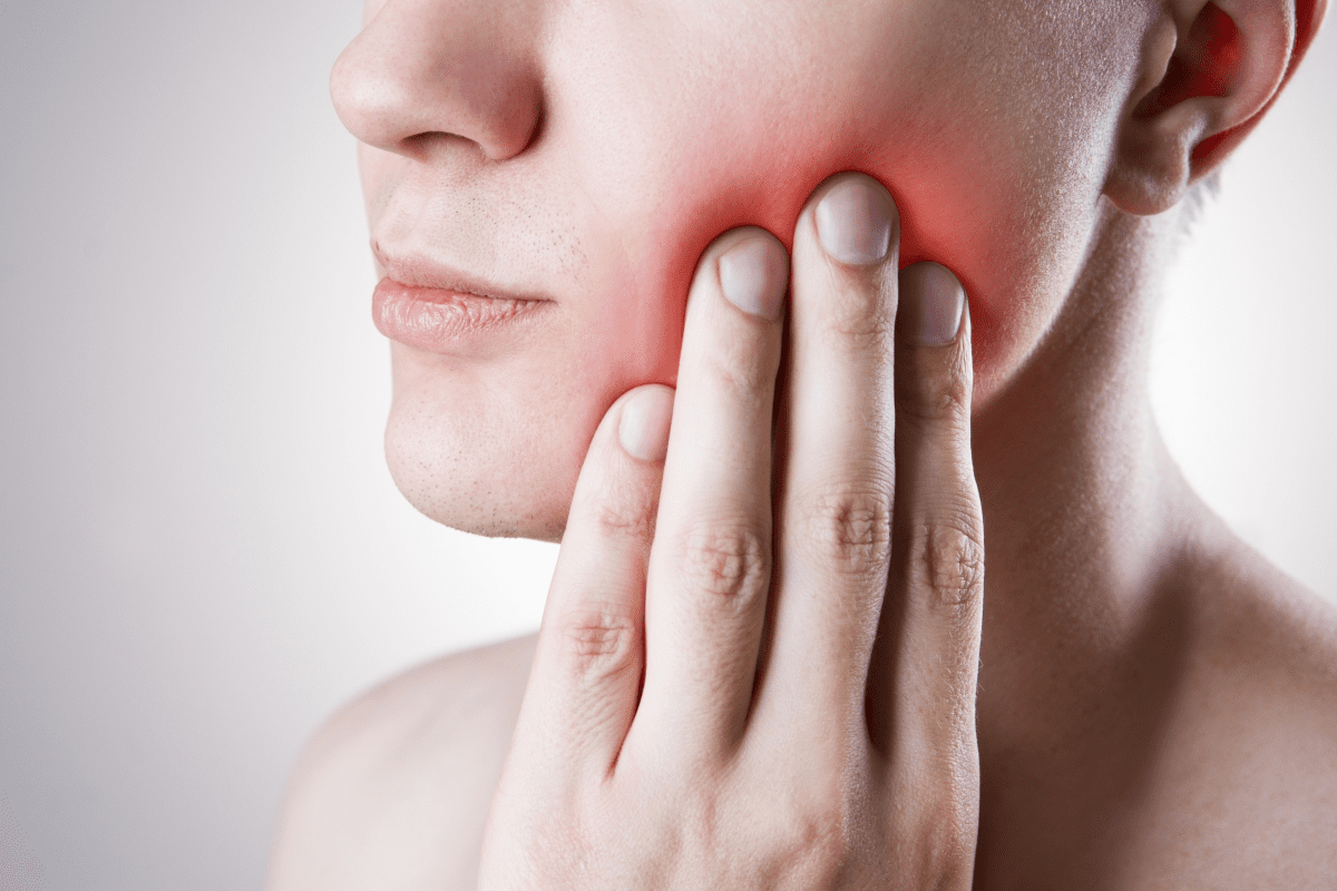 Why Does My Jaw Pain When Yawning? - Liv Hospital
