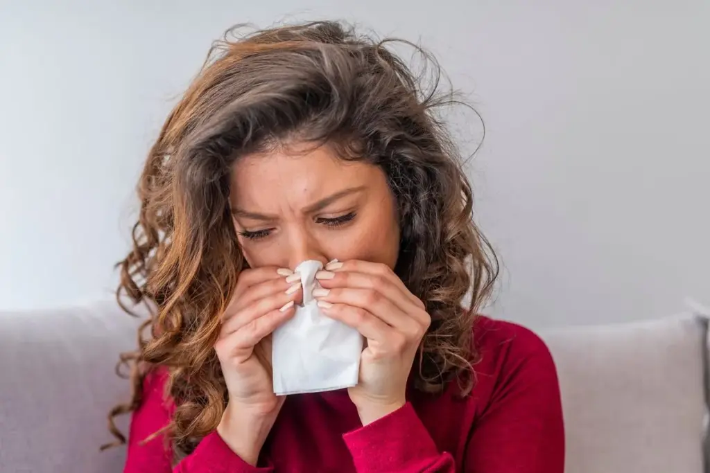 Sinus Infection Signs: Best Sneezing Facts - Liv Hospital